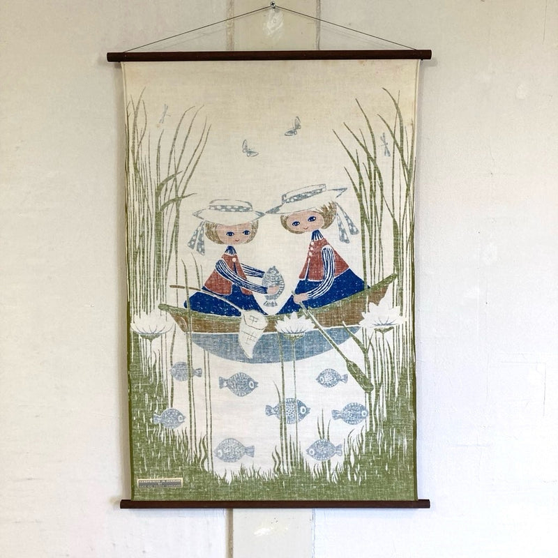 Aase og Preben Jangaard / デンマーク製 ヴィンテージタペストリー 「さかな取りを楽しむ双子の姉妹」北欧 壁掛け ...