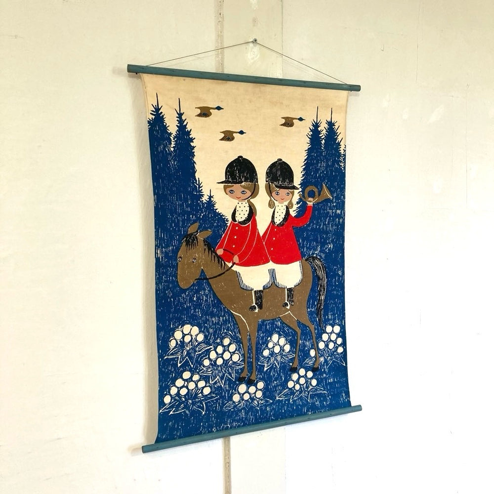 Aase og Preben Jangaard / デンマーク製 ヴィンテージタペストリー 「馬に乗った双子の姉妹」北欧 壁掛け かわいい 希少 中古