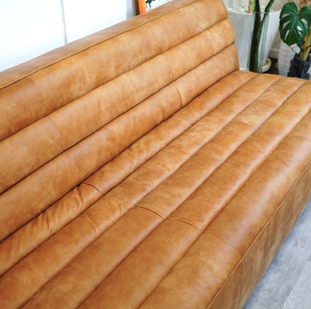 クラッシュゲート / CRASH GATE タブーレザーワークス ゼファー 3人掛け レザー ソファ ヴィンテージ調 キャラメル色 大きい – RESTYLE
