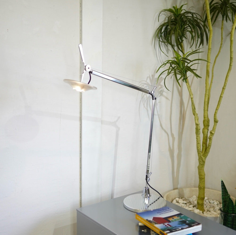 アルテミデ / Artemide トロメオ MICRO LED S7053 テーブルランプ デスクライト 調光式 中古 シンプル 軽い スタイリッシュ