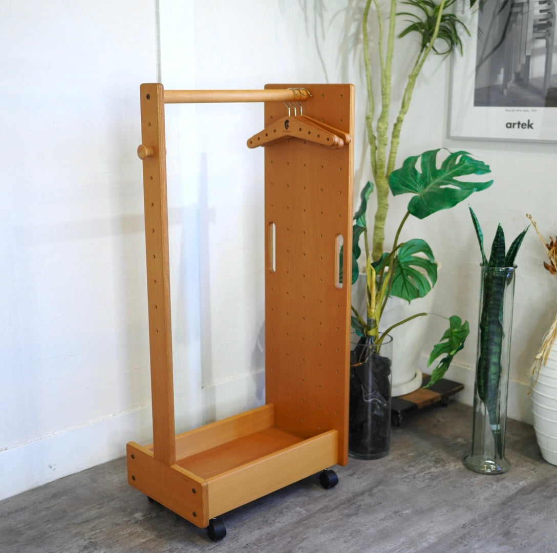フォルミオ / Formio ハンガーワゴン ハンガーラック 阿久津雄一 衣類収納 長く使える ビーチ材 高さ調整可能 成長 中古
