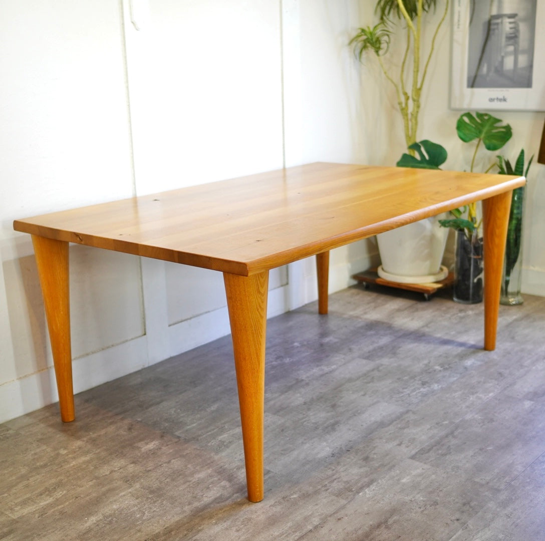 飛騨産業 / HIDA 森のことばシリーズ ダイニングテーブル 160㎝ オーク無垢 SN344WP 中古 木 節 大きい 100㎝