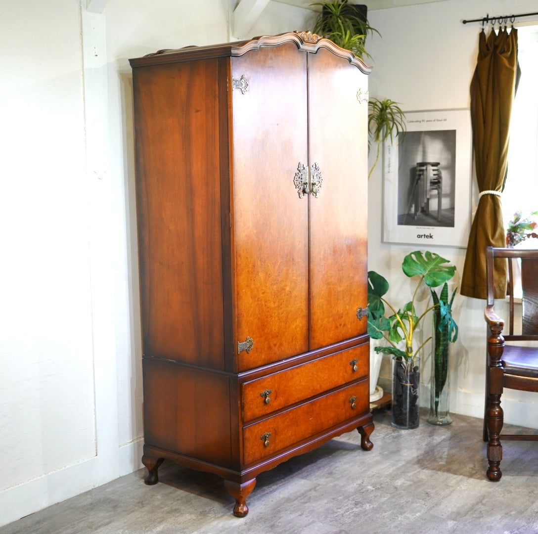 ブリティッシュアンティーク ヴィクトリアンワードローブ 英国 キャビネット 中古 洋服収納 棚 引出し クラシック ディスプレイ