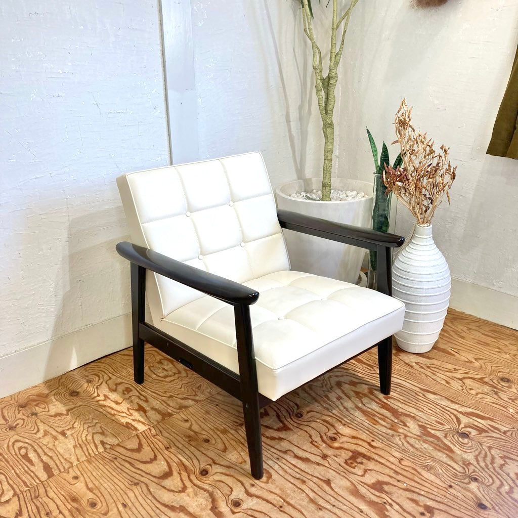 カリモク60 / karimoku Kチェア アームチェア スタンダードアイボリー 中古 廃盤色 ホワイト 白 1人掛け おしゃれ